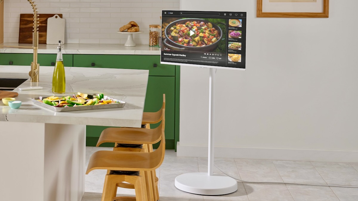 Samsung Rolls Out Smart Screens on Wheels for $700 - Techlicious