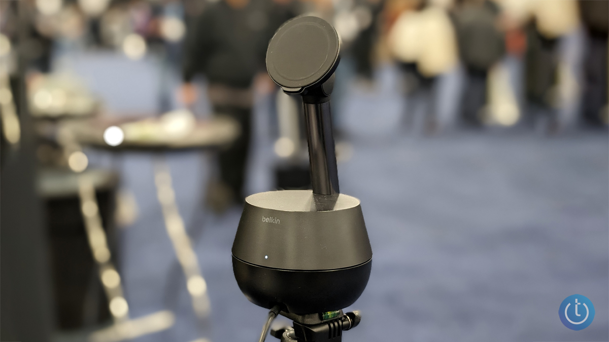 Belkin iPhone Stand Pro Tracks Movement for Perfect FaceTime Calls ...