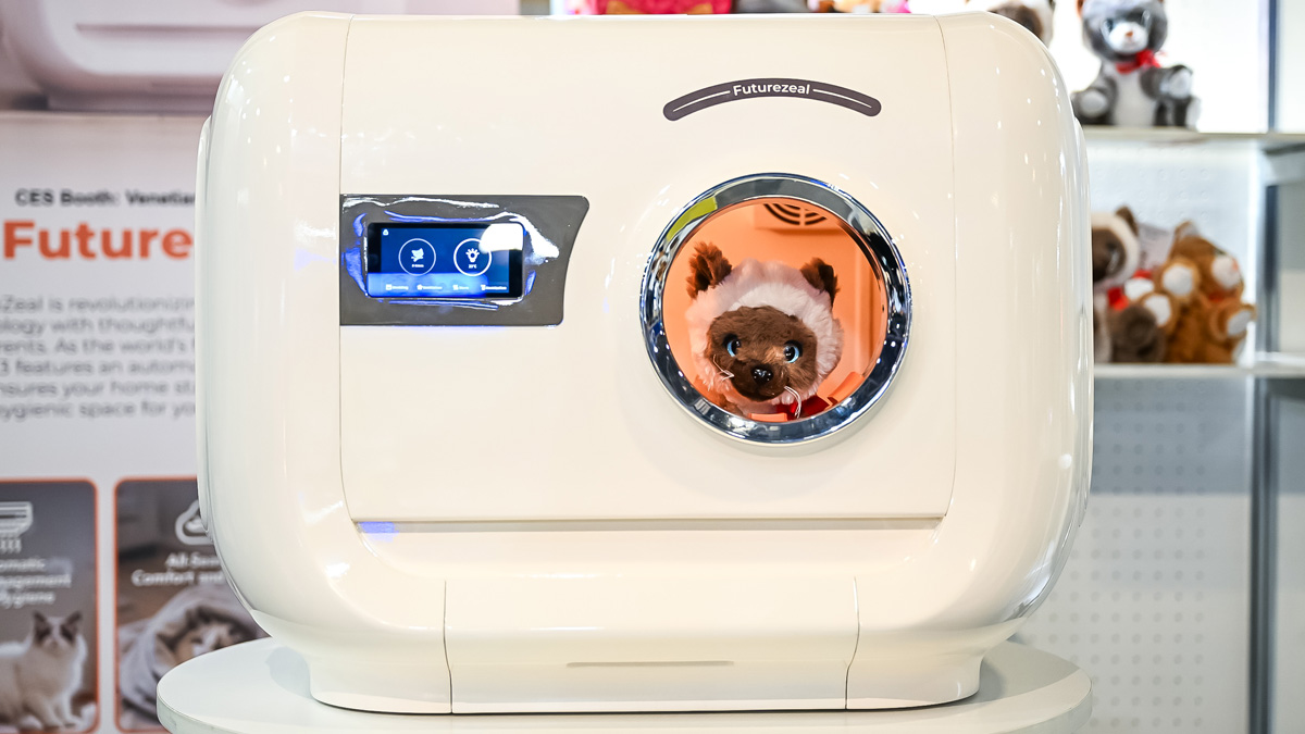 Meet the Intelligent Cat Grooming Pod You Didn’t Know You Needed ...