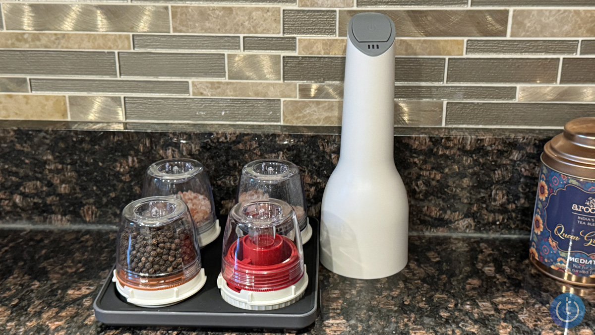 The Perfect Gift for Foodies: FinaMill Spice Grinder Set - Techlicious